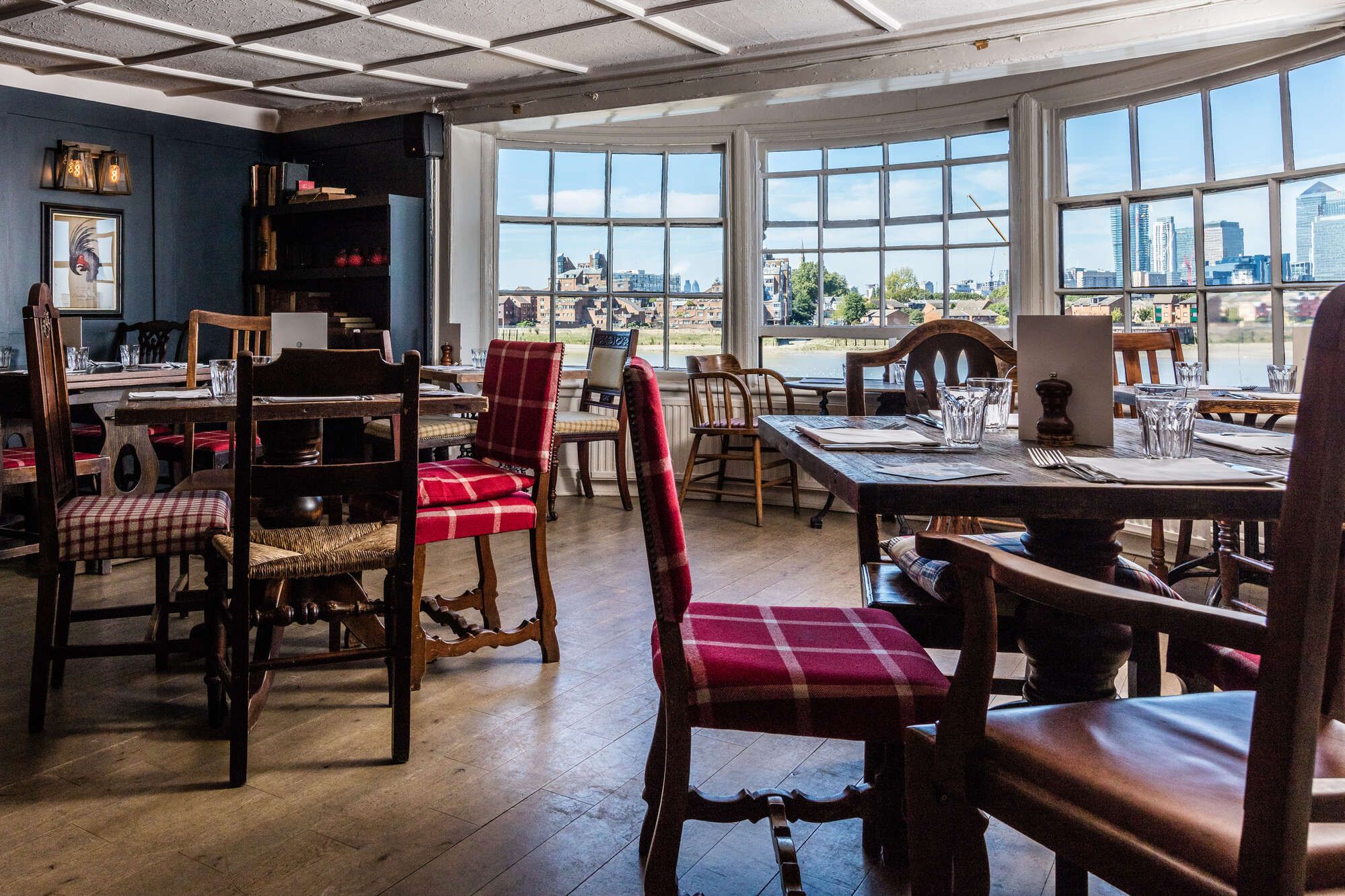 Cutty Sark | Young's Pub near the River Thames, Greenwich